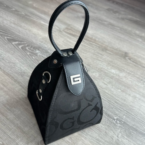 Bags | Designer Look Pyramid Shaped Purse With G Logo | Poshmark